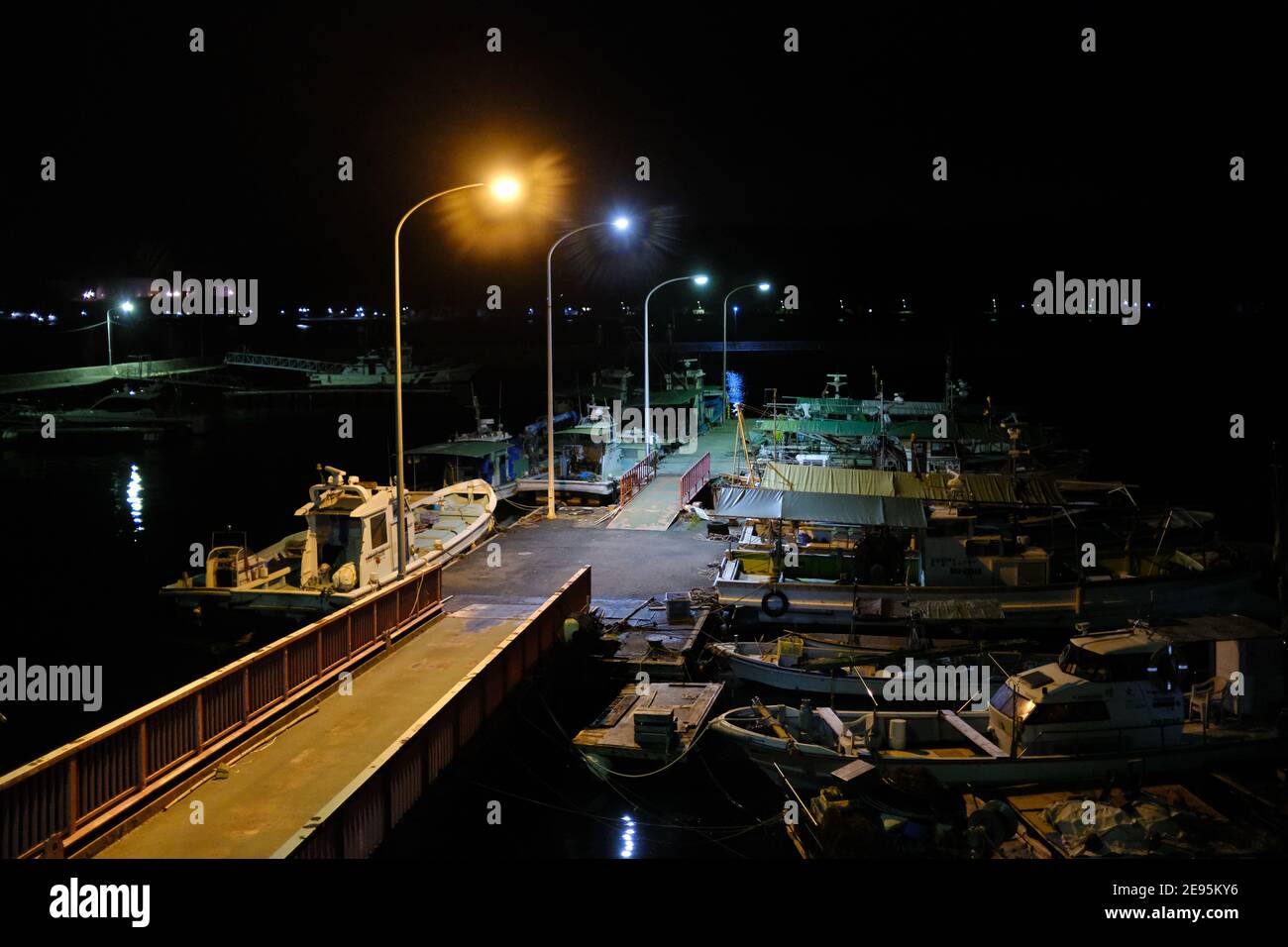Fishing docks hi-res stock photography and images - Alamy