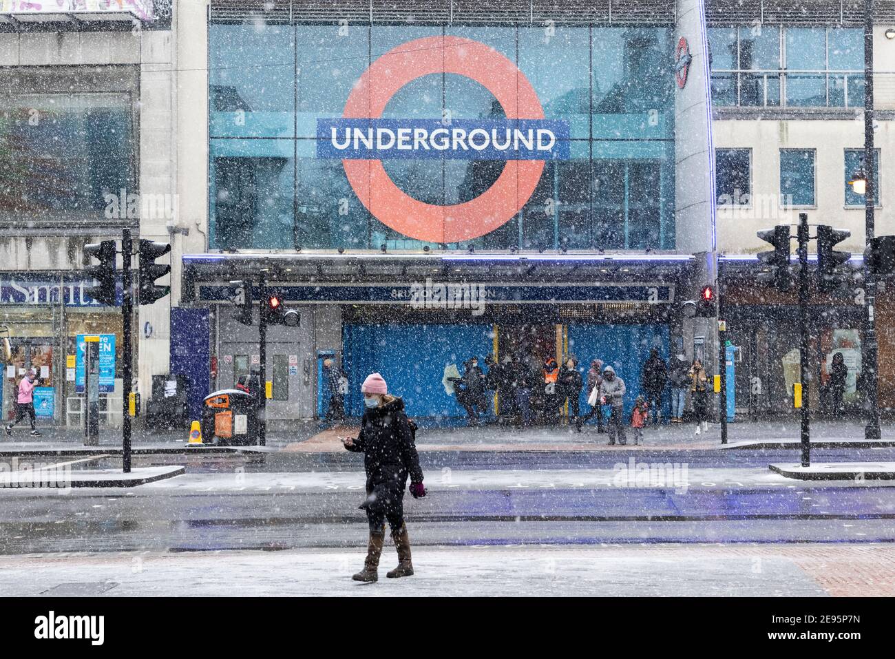 Victoria tube london cold hi-res stock photography and images - Alamy