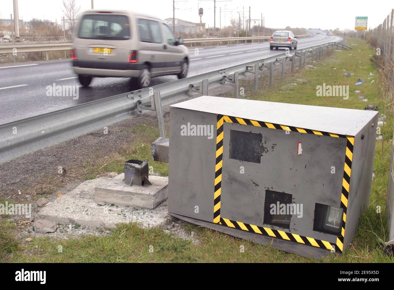 South pole cut hi-res stock photography and images - Alamy
