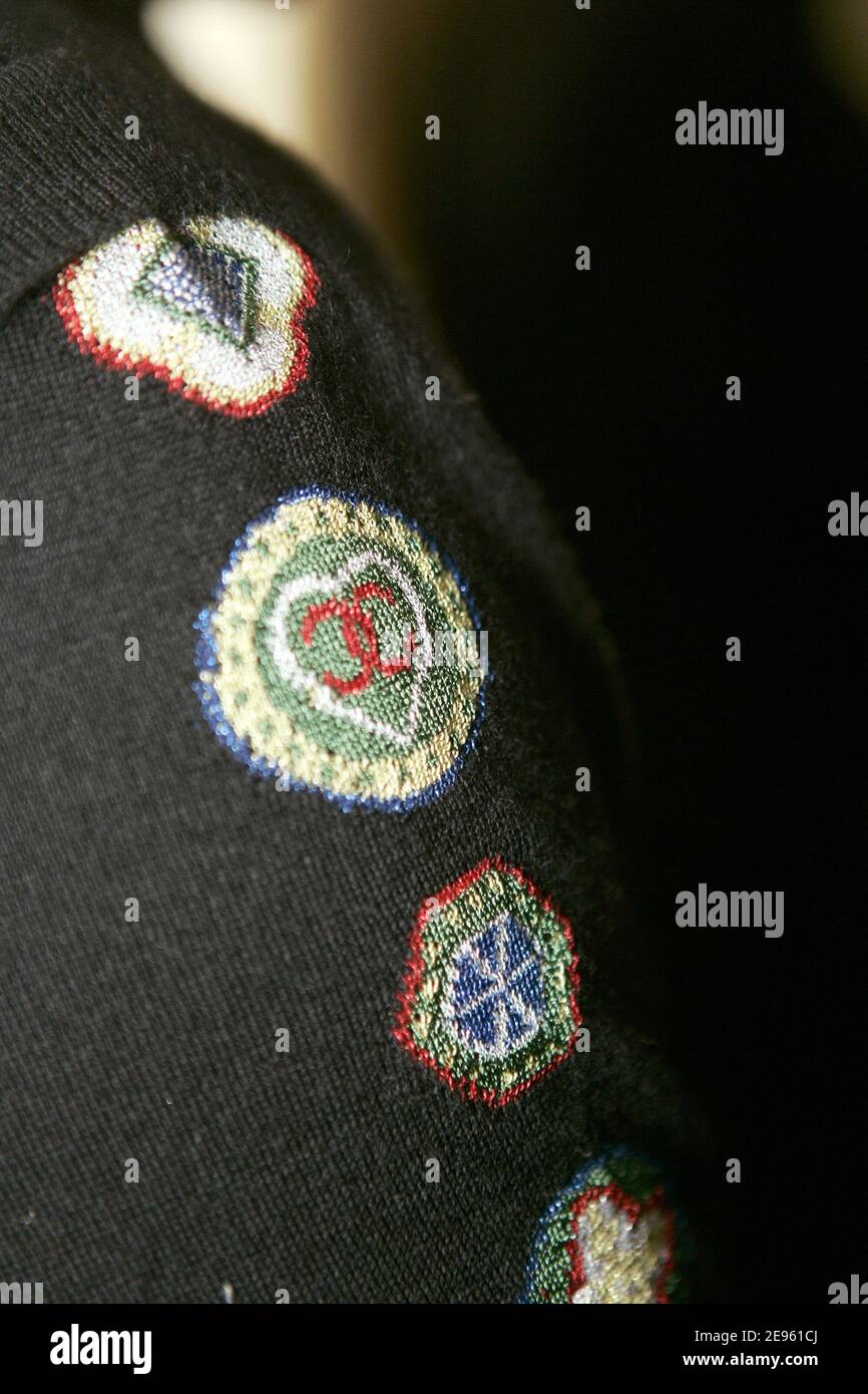 Details on models during Chanel Fall-Winter 2006-2007 Ready-to-Wear ...