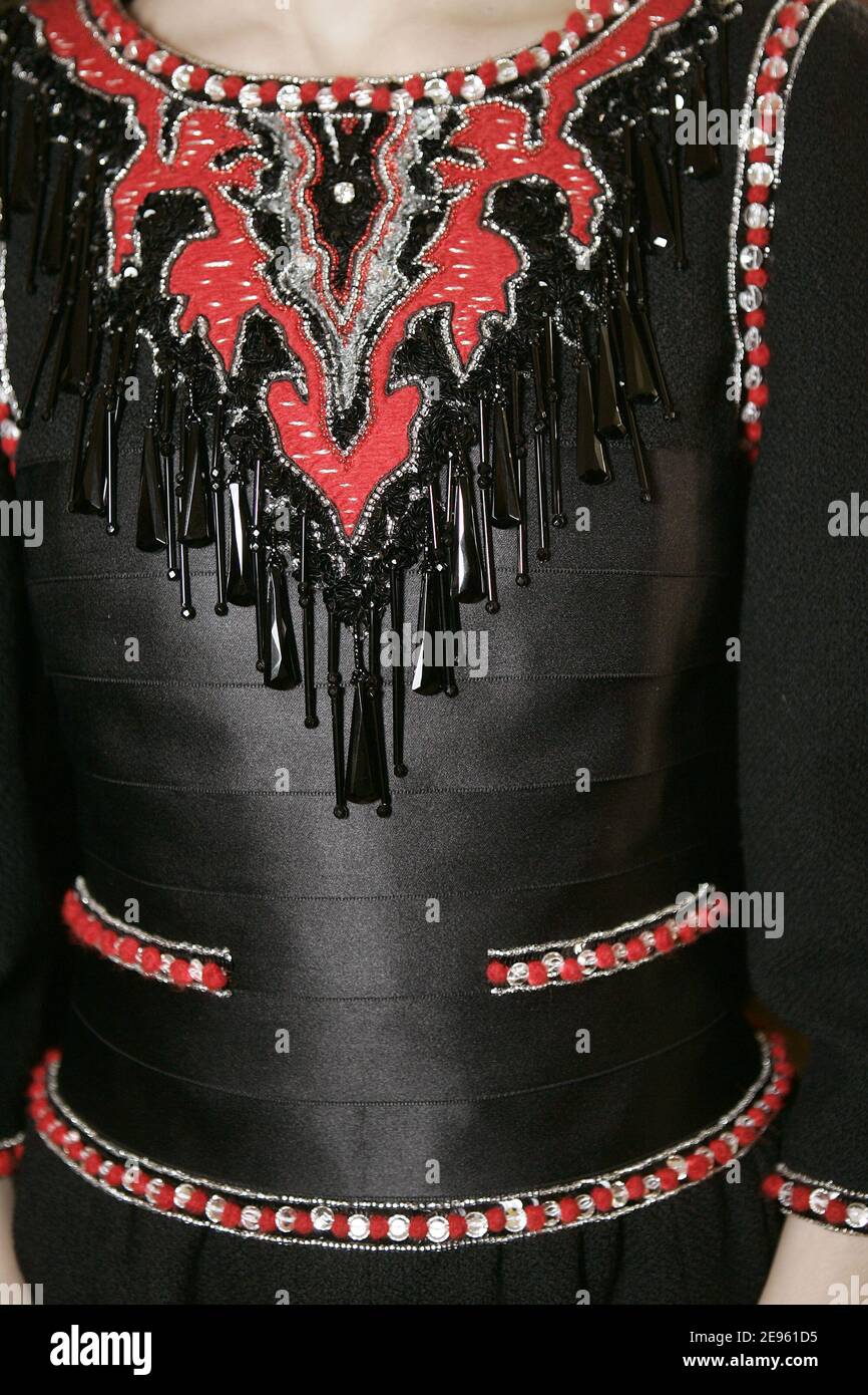 Details on models during Chanel Fall-Winter 2006-2007 Ready-to-Wear ...