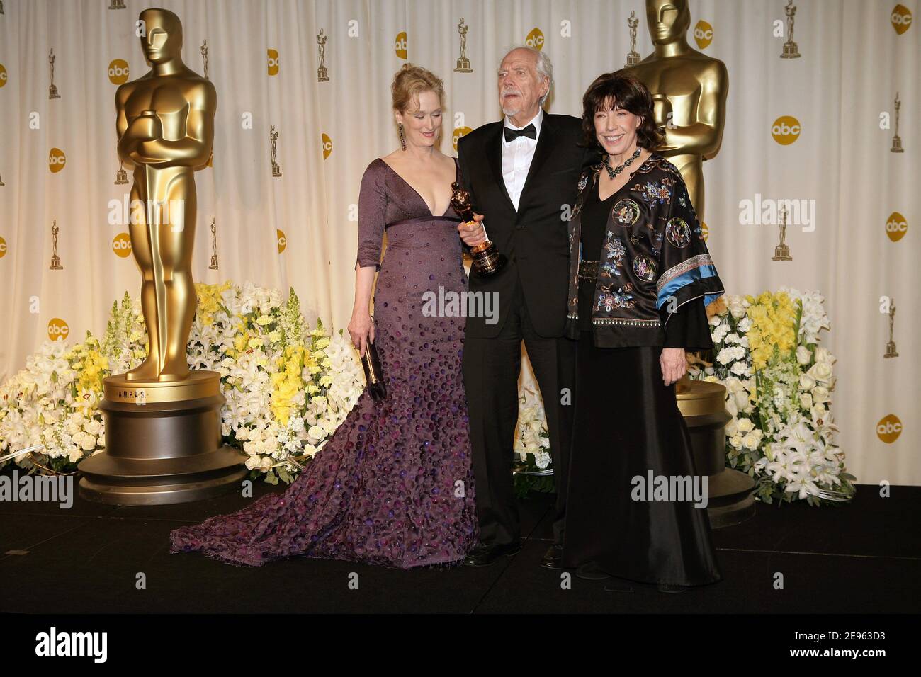 Robert Altman, winner of an Honory Oscar for his career, poses with ...