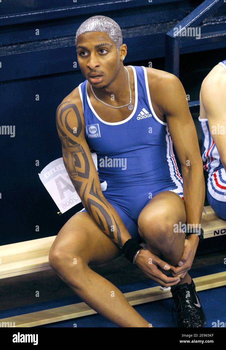 400 m relay hi-res stock photography and images - Alamy