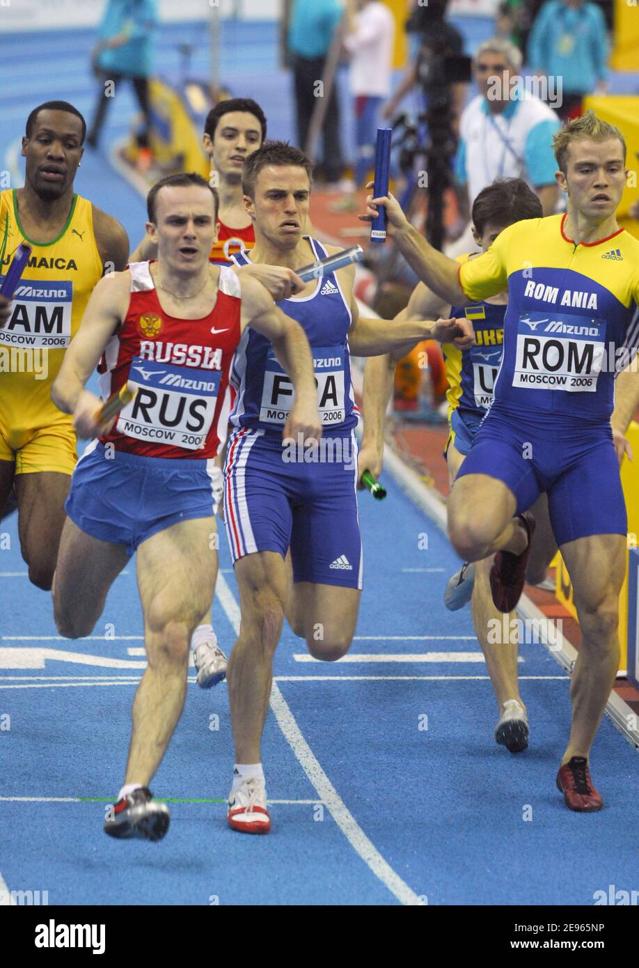 400 m relay hi-res stock photography and images - Alamy