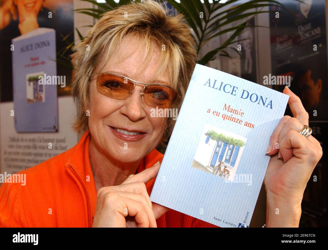 Alice dona hi-res stock photography and images - Alamy