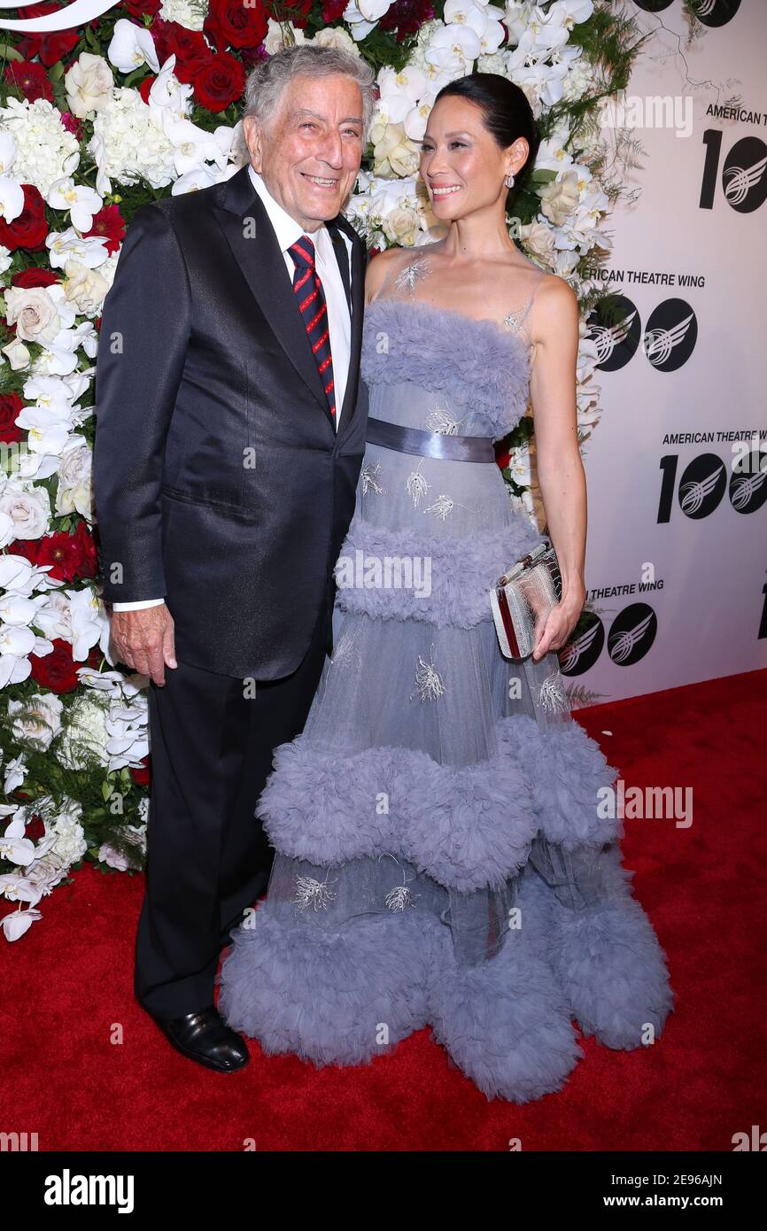 Lucy bennett hi-res stock photography and images - Alamy