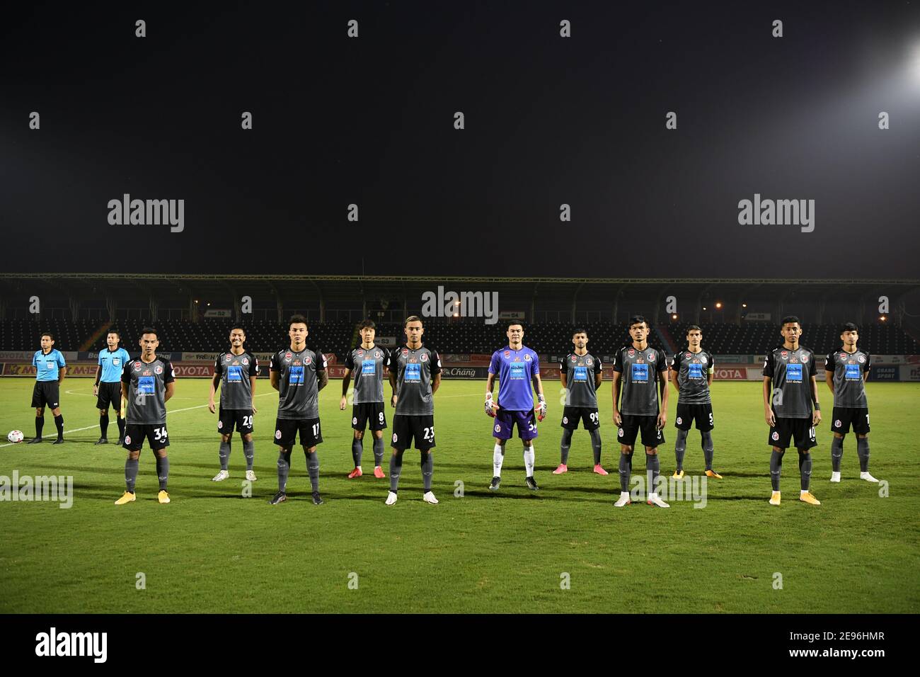 Port FC pose for a photo before the Thai League 2020 match between ...