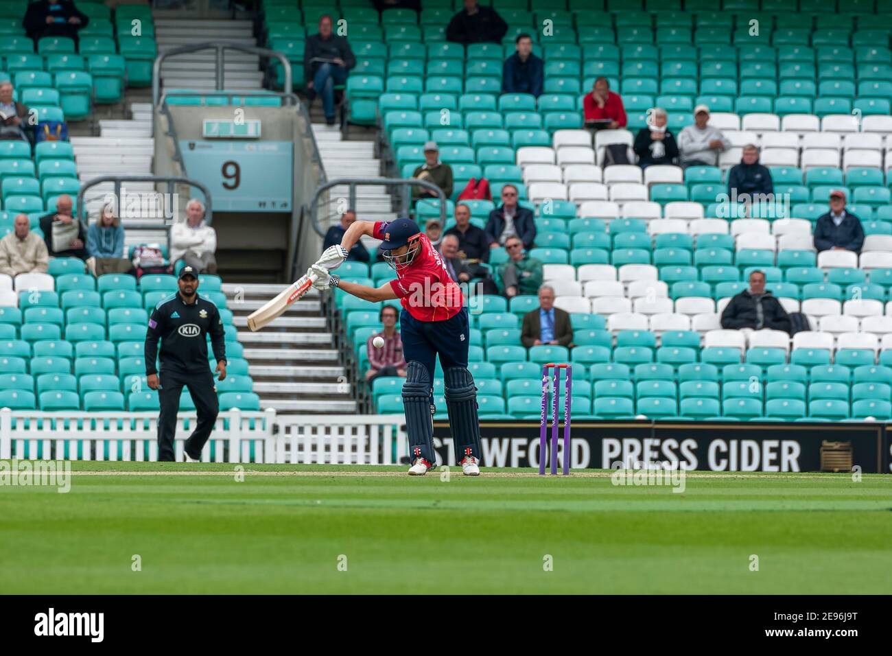 London cup hi-res stock photography and images - Alamy