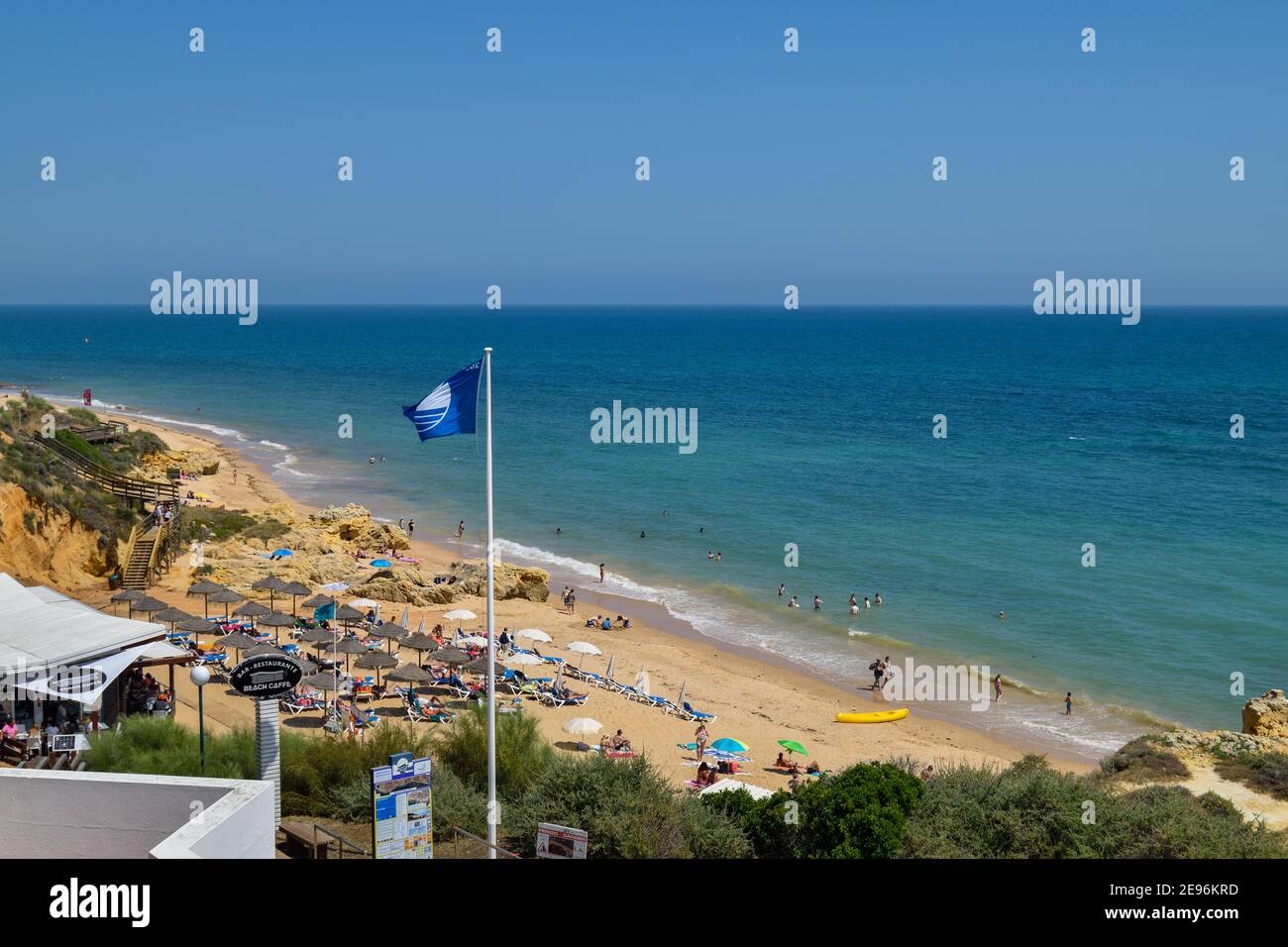 Bandeiras praias hi-res stock photography and images - Alamy