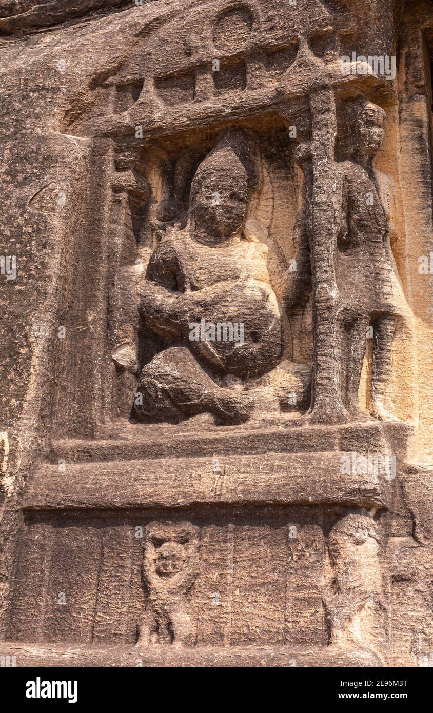 Statue of kubera hi-res stock photography and images - Alamy