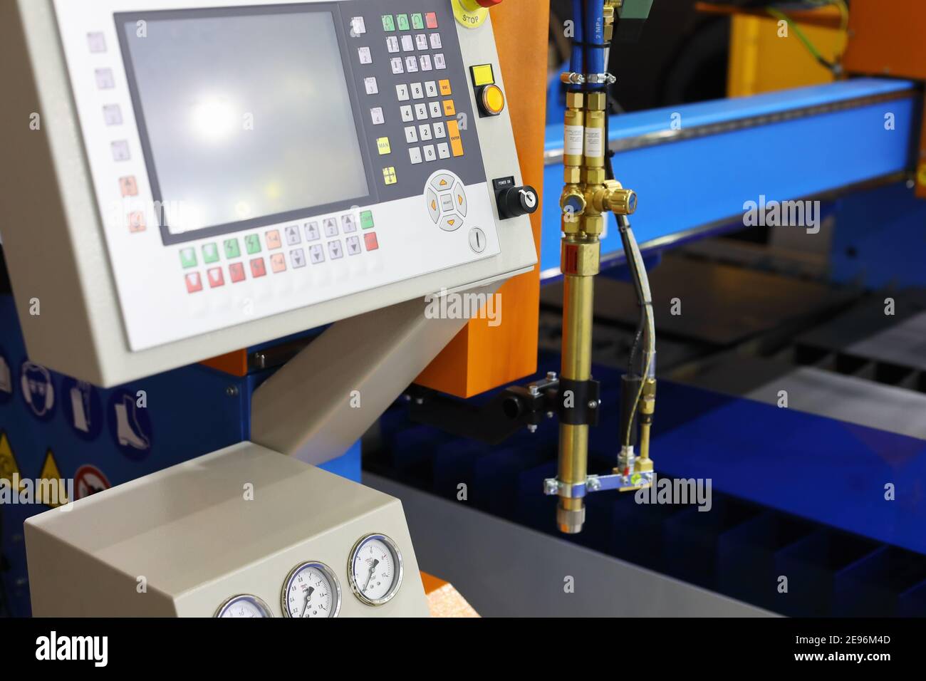 Cnc cutting table hi-res stock photography and images - Alamy