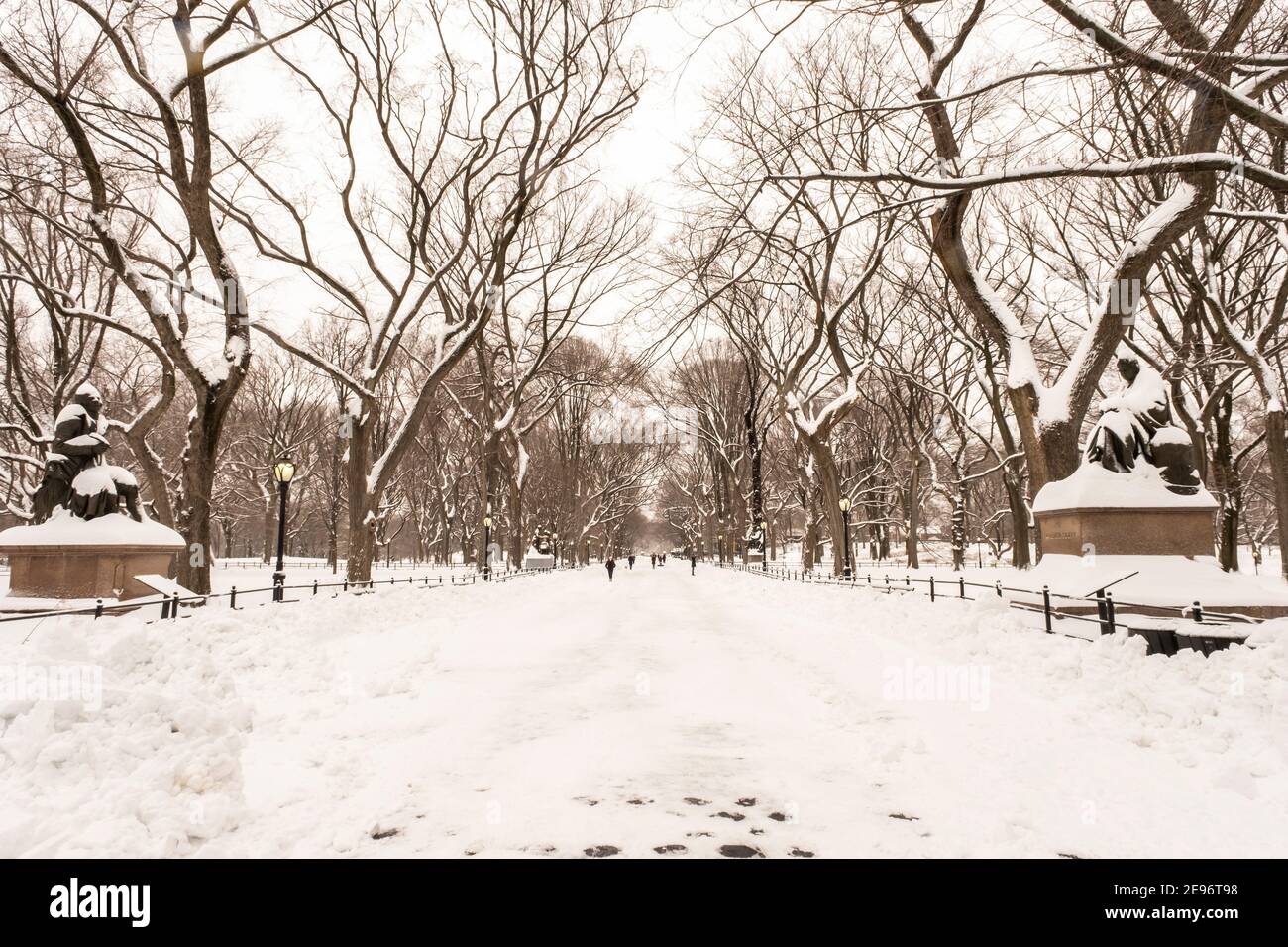 Snow in Central park Stock Photo - Alamy
