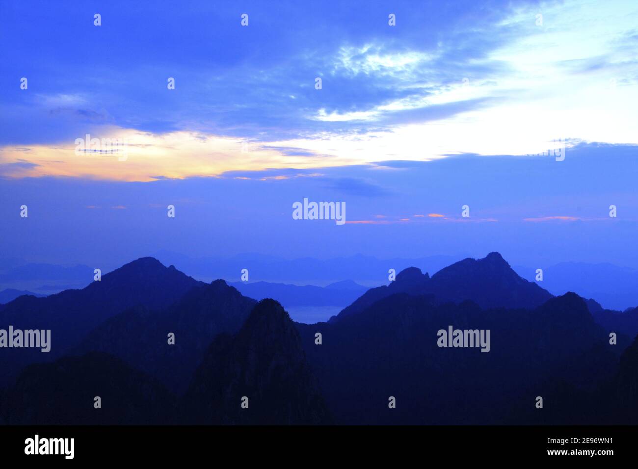 Huangshan scenic spot hi-res stock photography and images - Alamy
