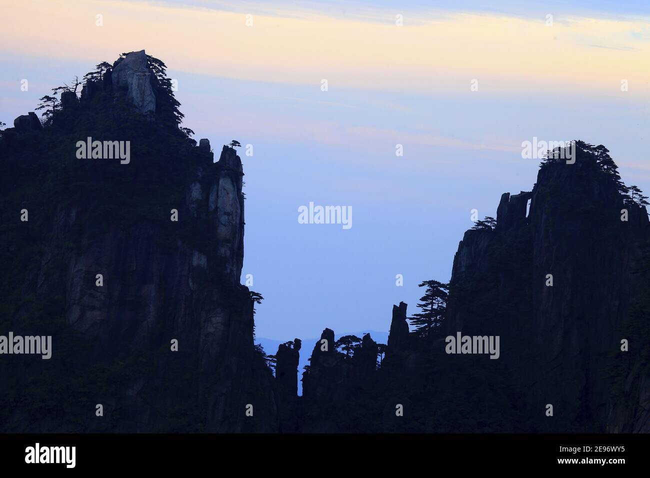 Anhui silhouette hi-res stock photography and images - Alamy