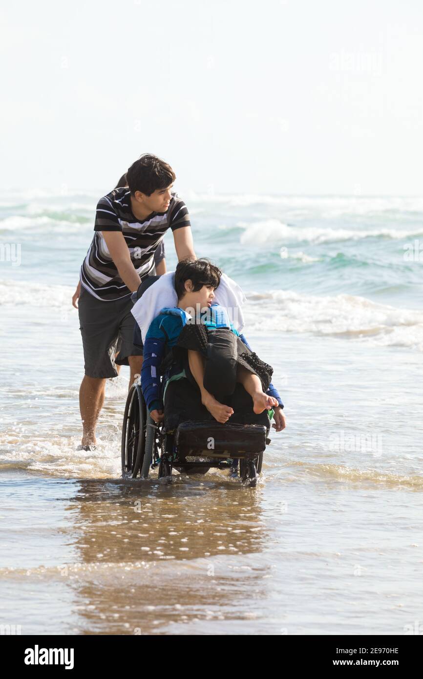 Water pushing hi-res stock photography and images - Alamy