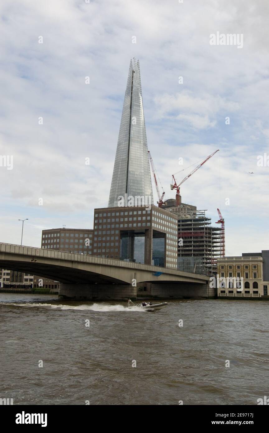 Bridge block hi-res stock photography and images - Alamy