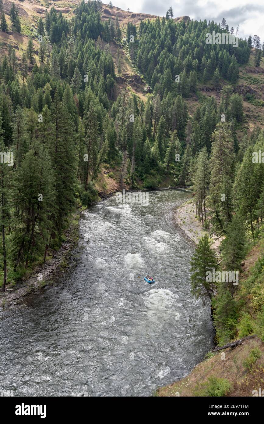 Family rafting on the Grande Ronde River, Oregon Stock Photo - Alamy