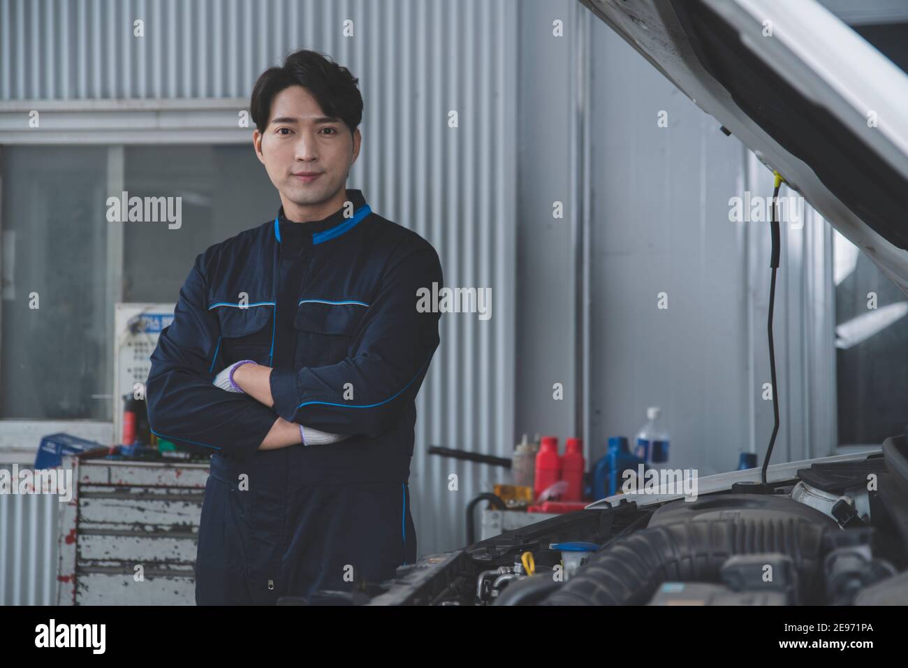 auto vehicle Service repair center concept with maintenance staff Stock ...