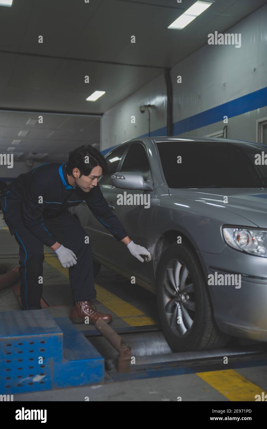 auto vehicle Service repair center concept with maintenance staff Stock ...