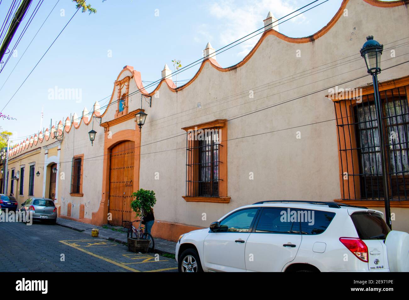White And Blue One Story House High Resolution Stock Photography and ...