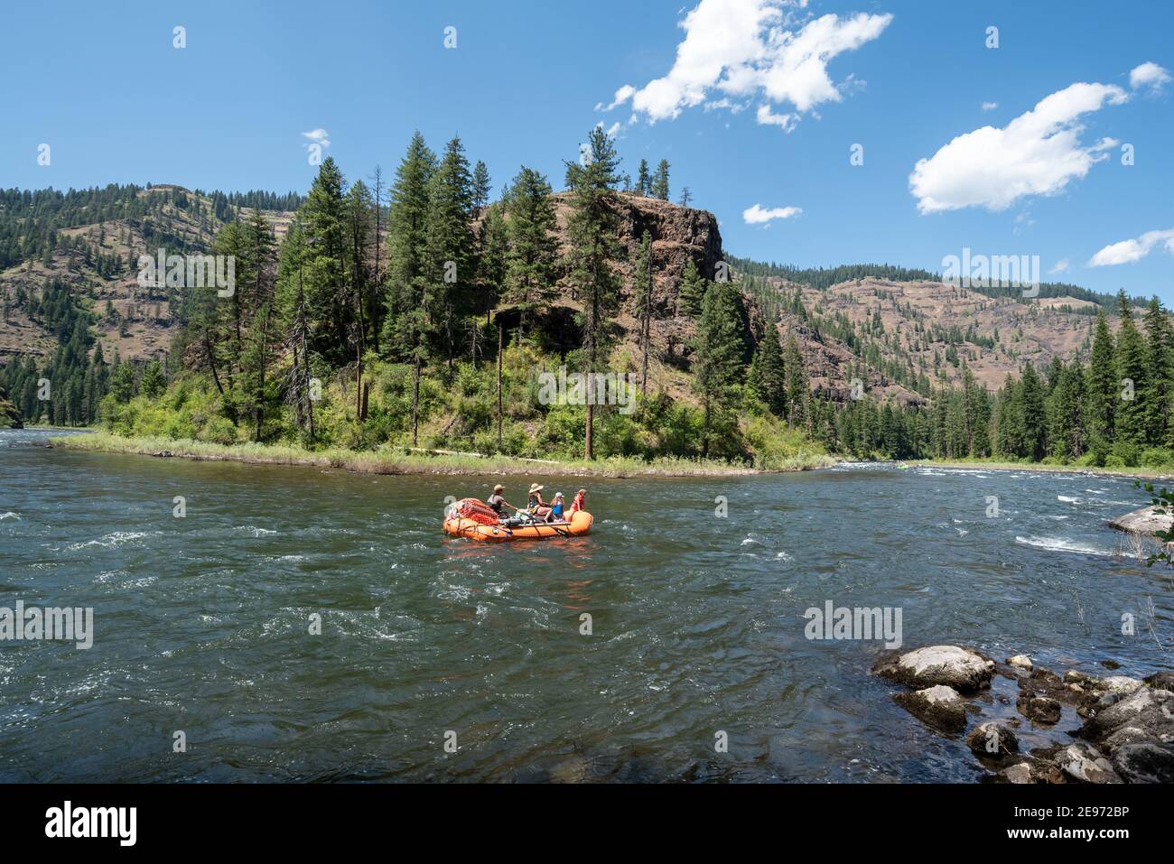 Family rafting on the Grande Ronde River, Oregon Stock Photo - Alamy