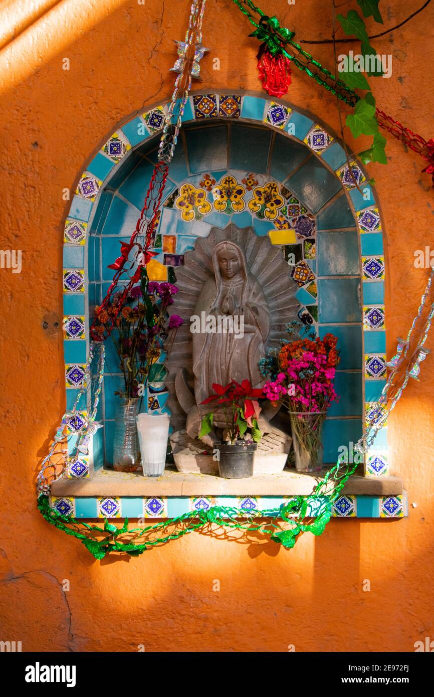 Design altar wall small hi-res stock photography and images - Alamy