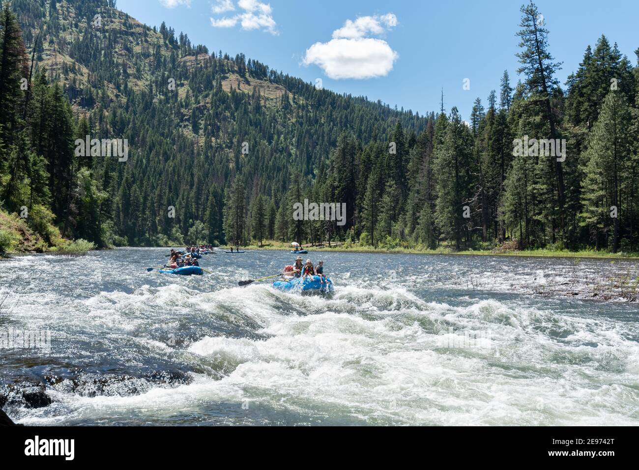 Raft trip on Oregon's Grande Ronde River Stock Photo - Alamy