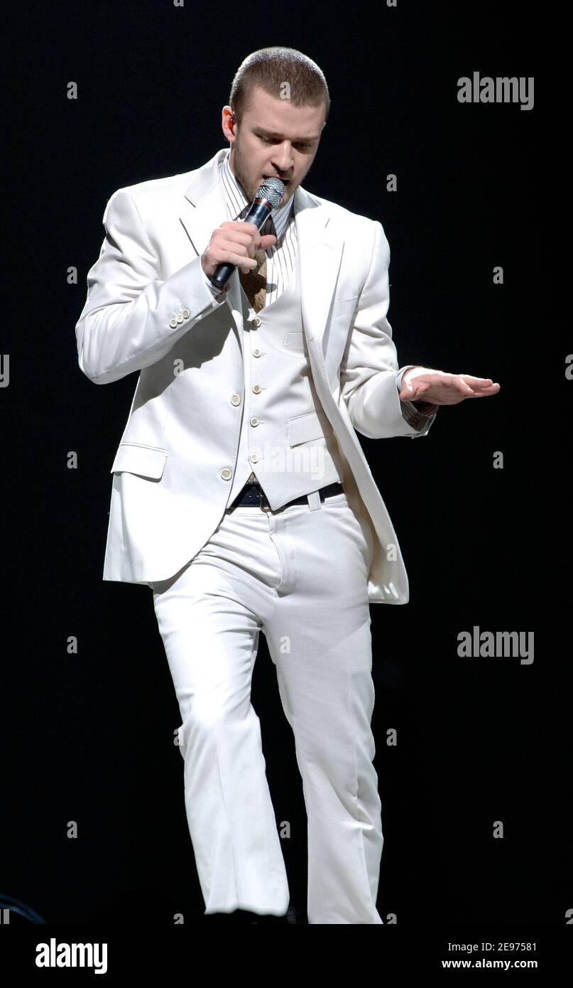 Justin timberlake performing hi-res stock photography and images - Alamy