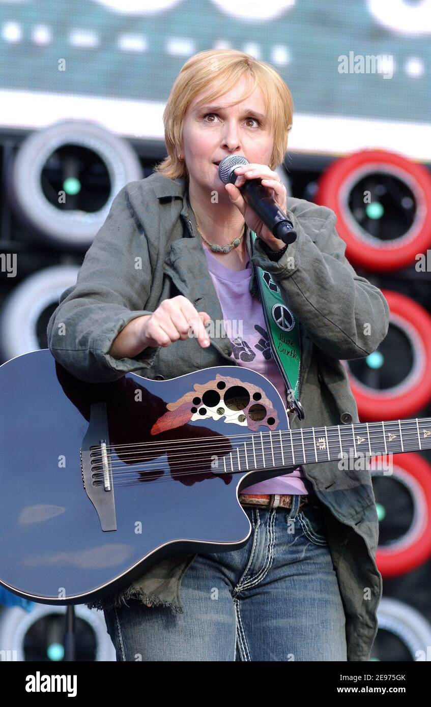 Melissa Etheridge performing at the Live Earth concert at Giants ...