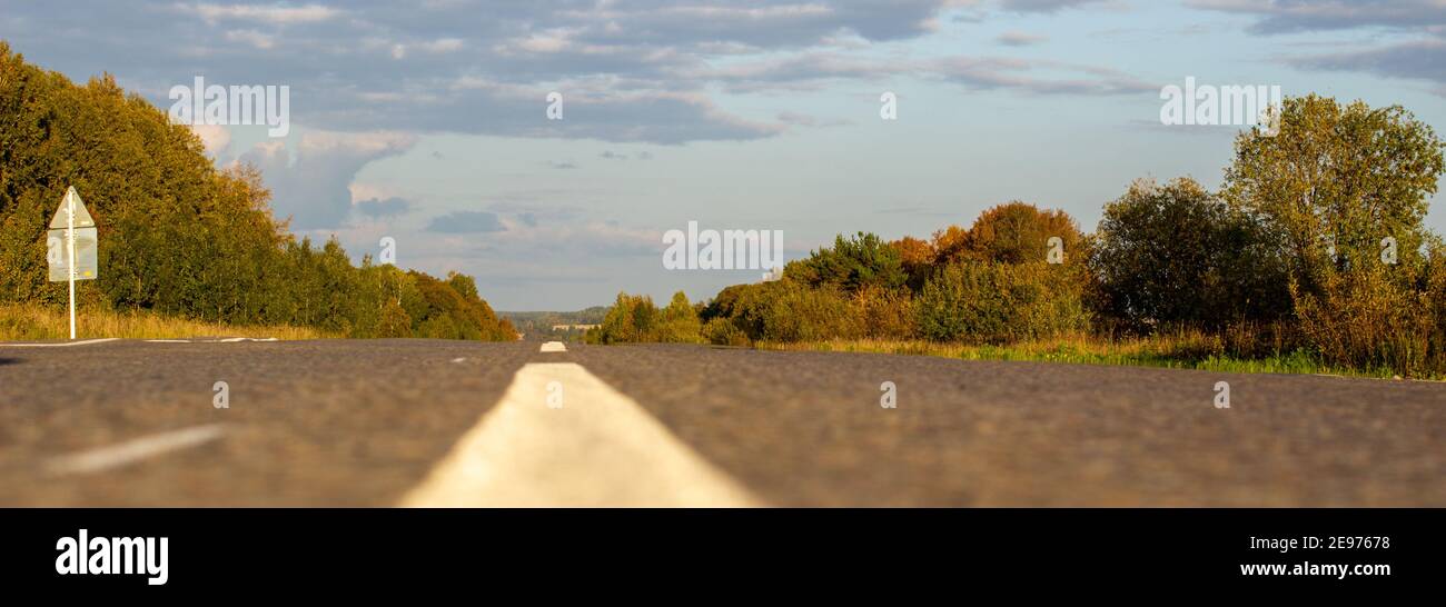 Car driving distance marker hi-res stock photography and images - Alamy