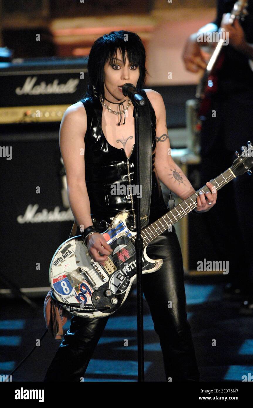 Joan Jett performing live at the Rock & Roll Hall of Fame 23rd Annual ...