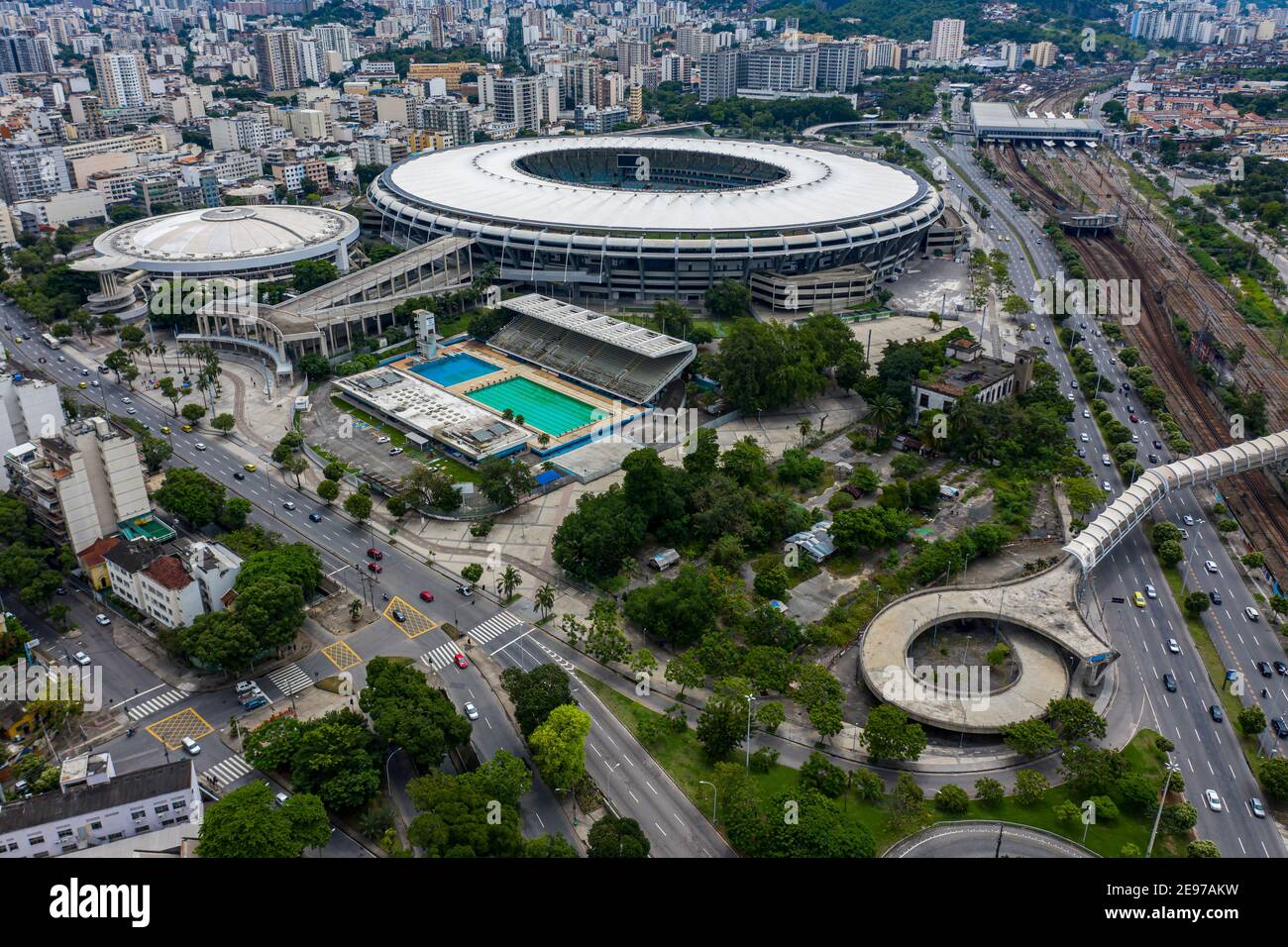 Rio olympic stadium rings hi-res stock photography and images - Alamy