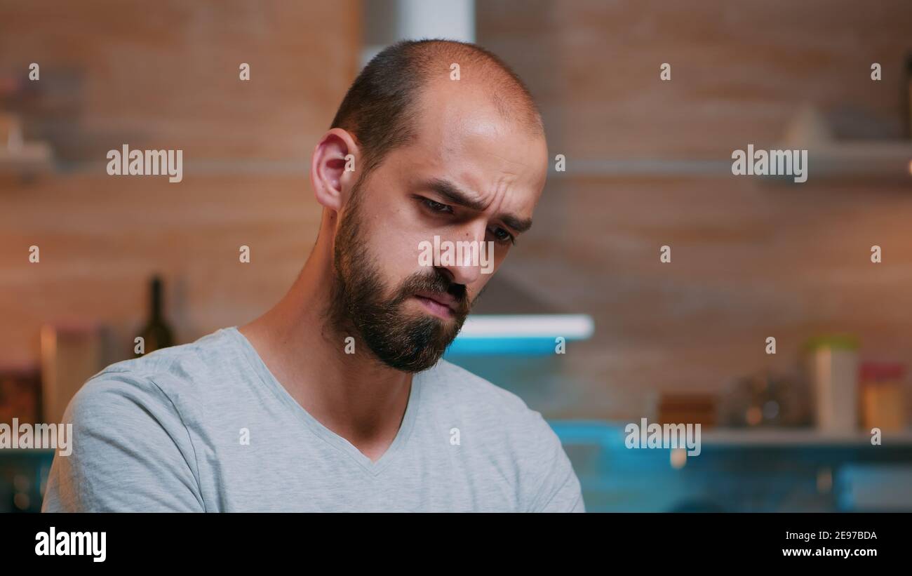 Squinting at computer screen hi-res stock photography and images - Alamy