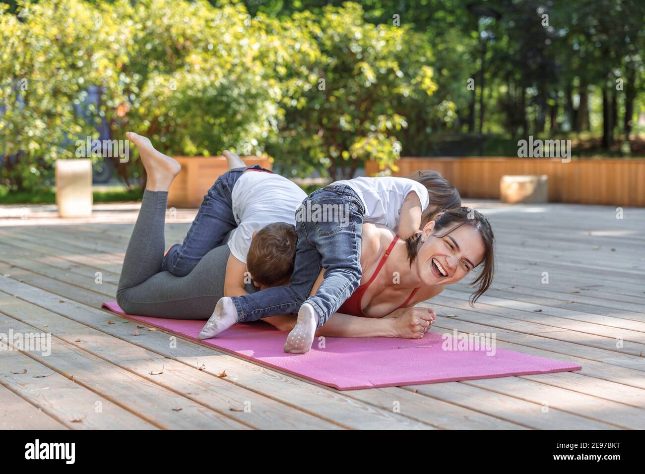 Children engaged activity hi-res stock photography and images - Alamy