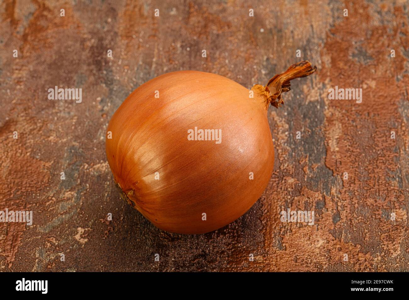 Yellow ripe natural organic onion isolated Stock Photo - Alamy Yellow ripe natural organic onion isolated Stock Photo - Alamy