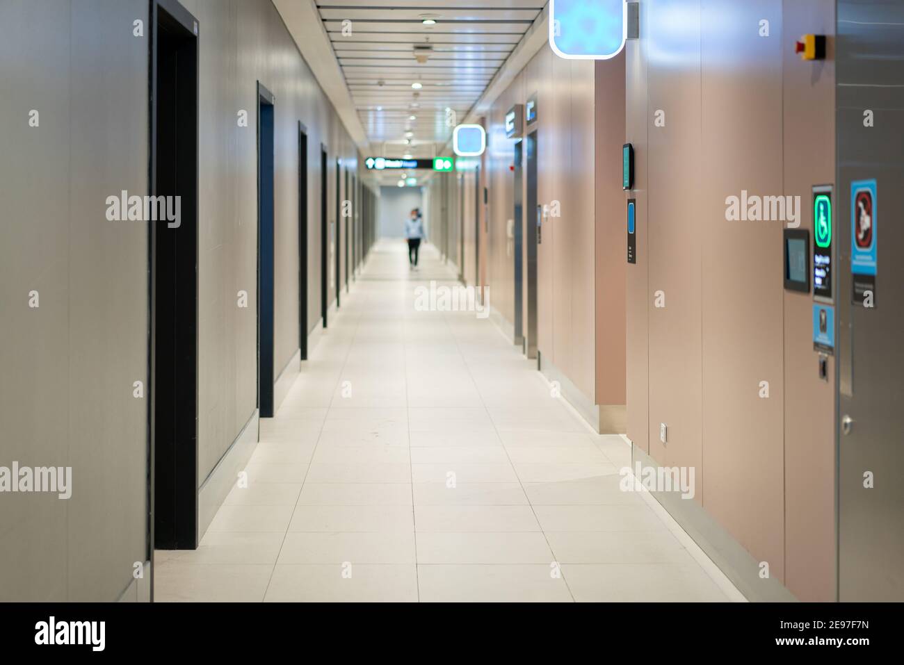 Hall of many doors hi-res stock photography and images - Alamy