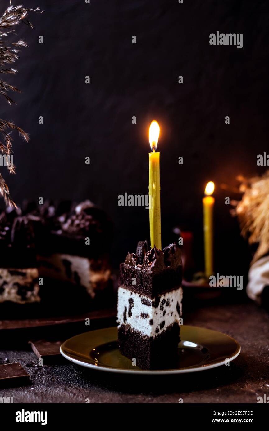 A piece of homemade oreo cake Stock Photo - Alamy