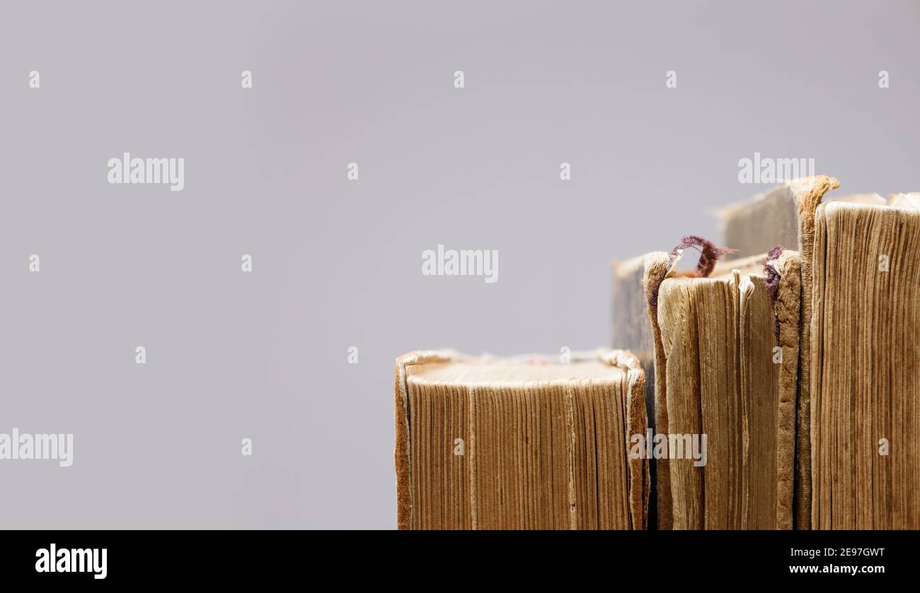 Old paperback texture hi-res stock photography and images - Alamy