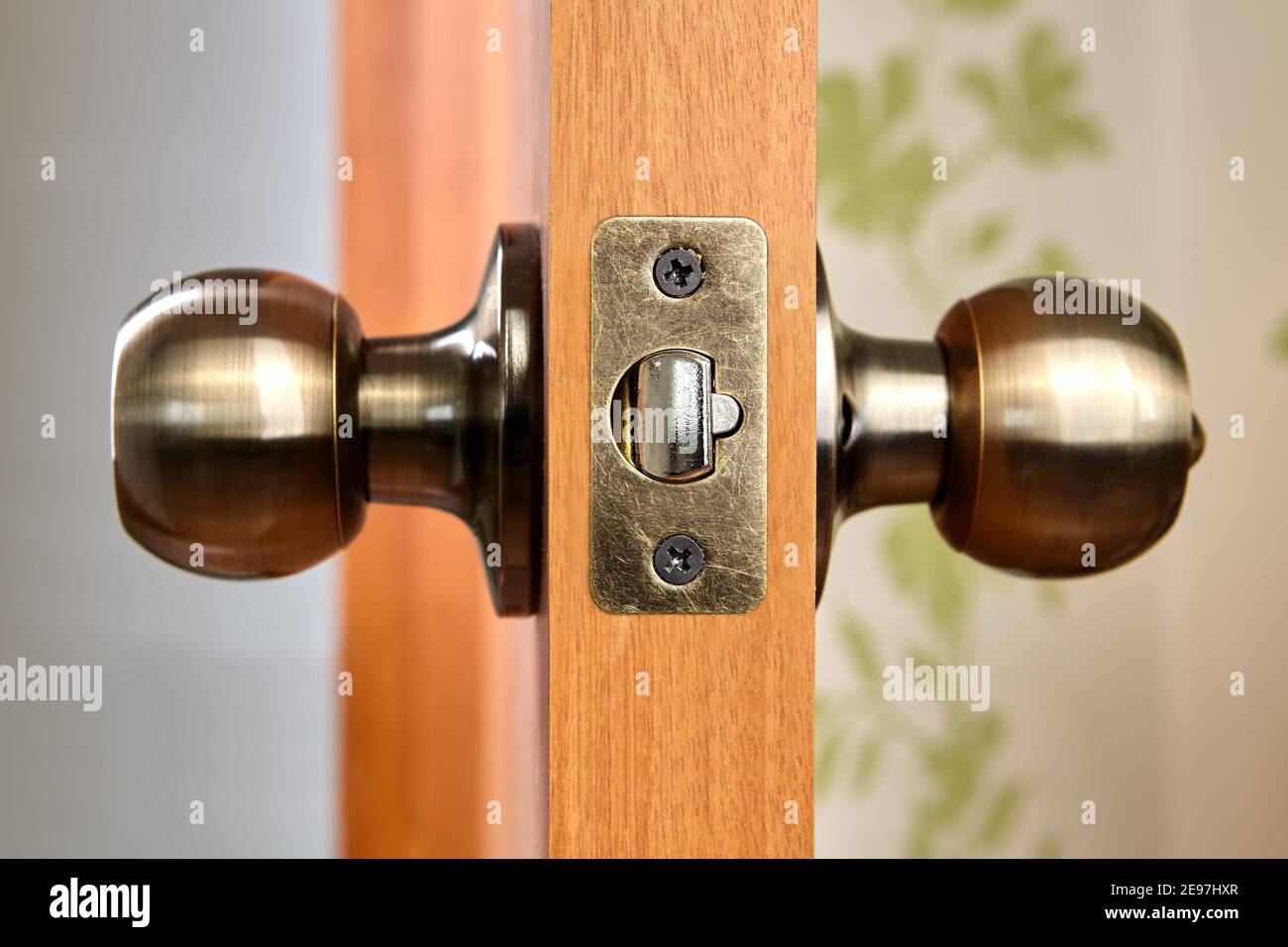 Installing door latch hi-res stock photography and images - Alamy