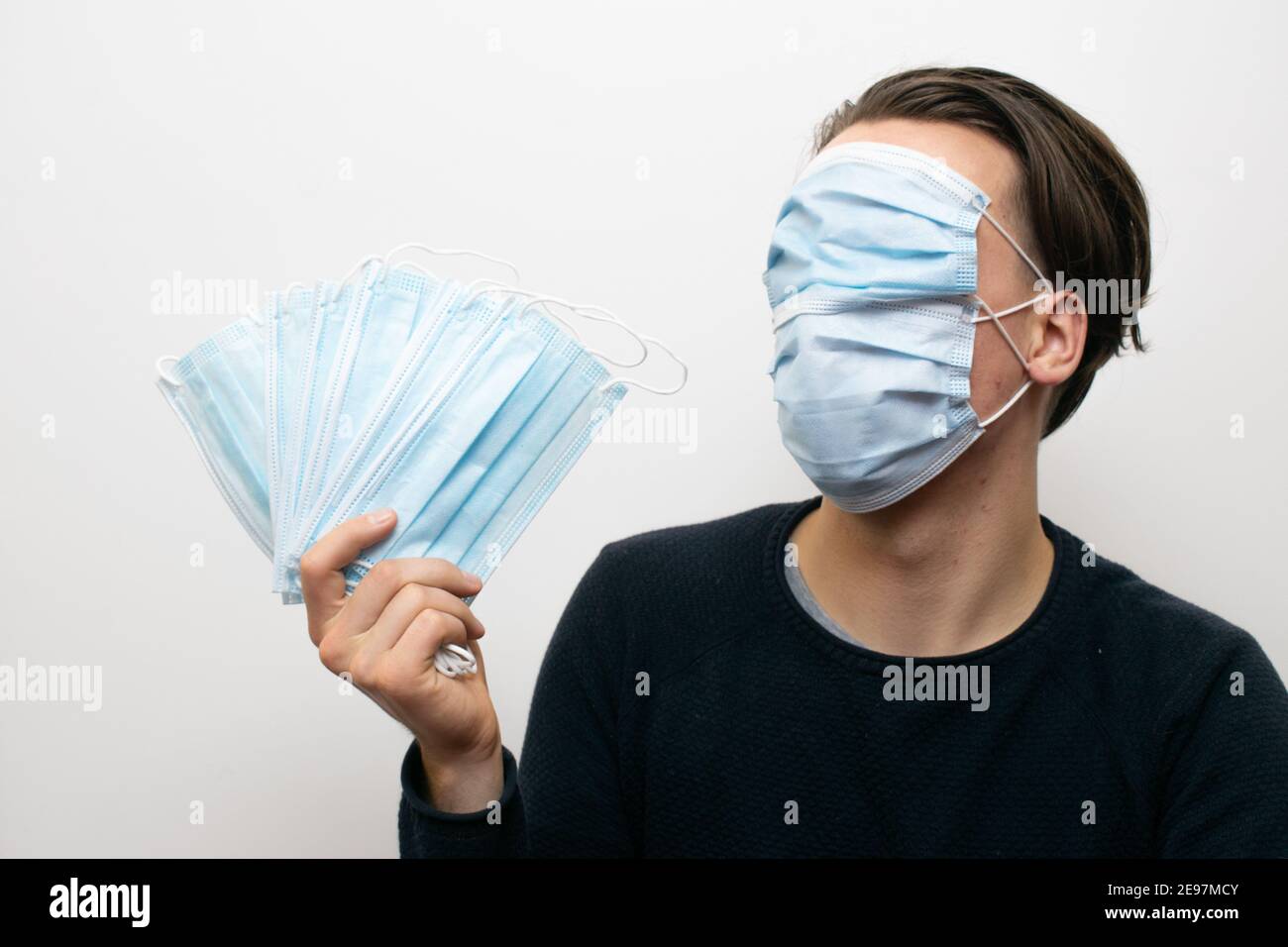 Industrial face masks hi-res stock photography and images - Alamy