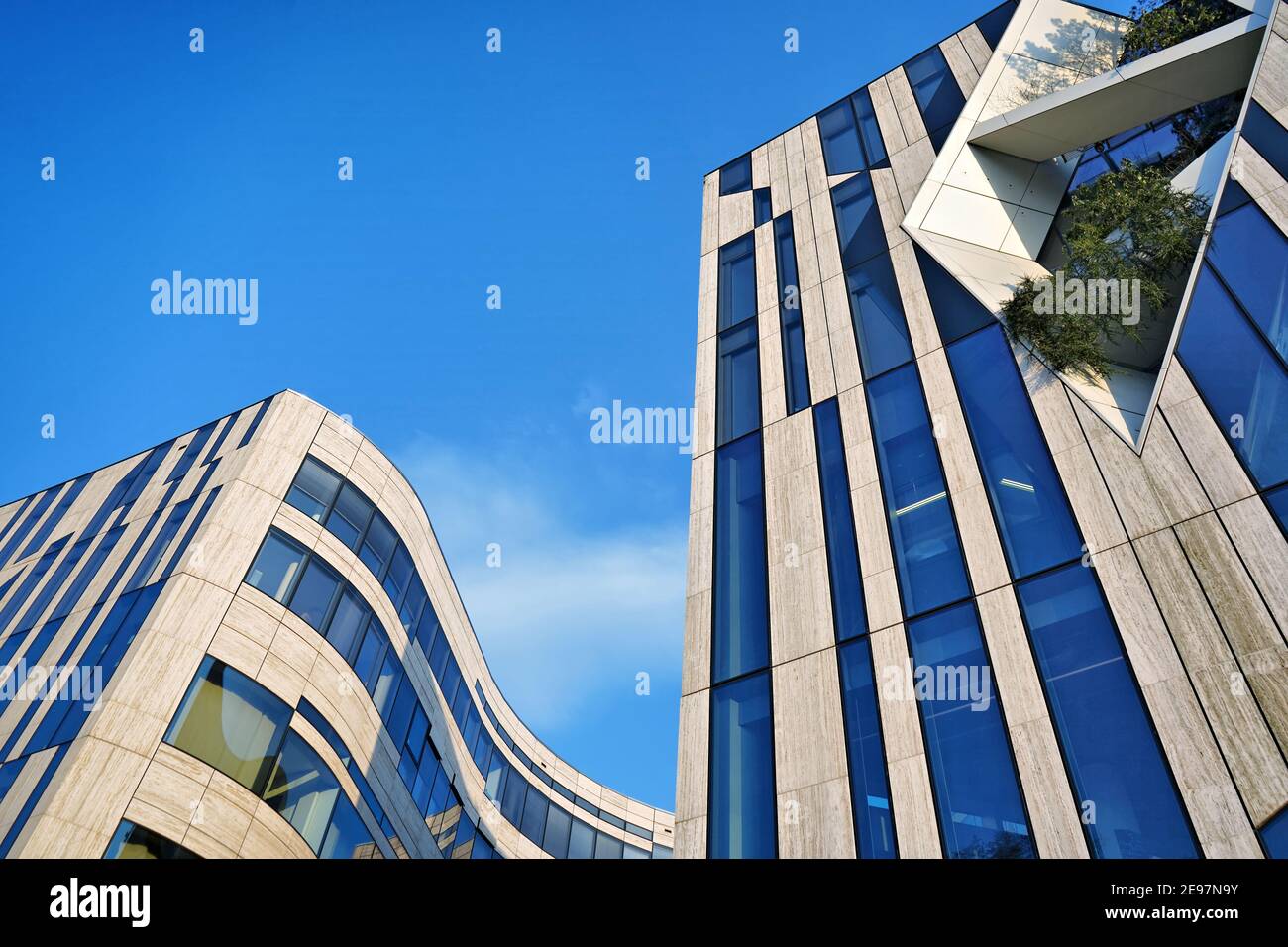 Modern city architecture complex hi-res stock photography and images ...