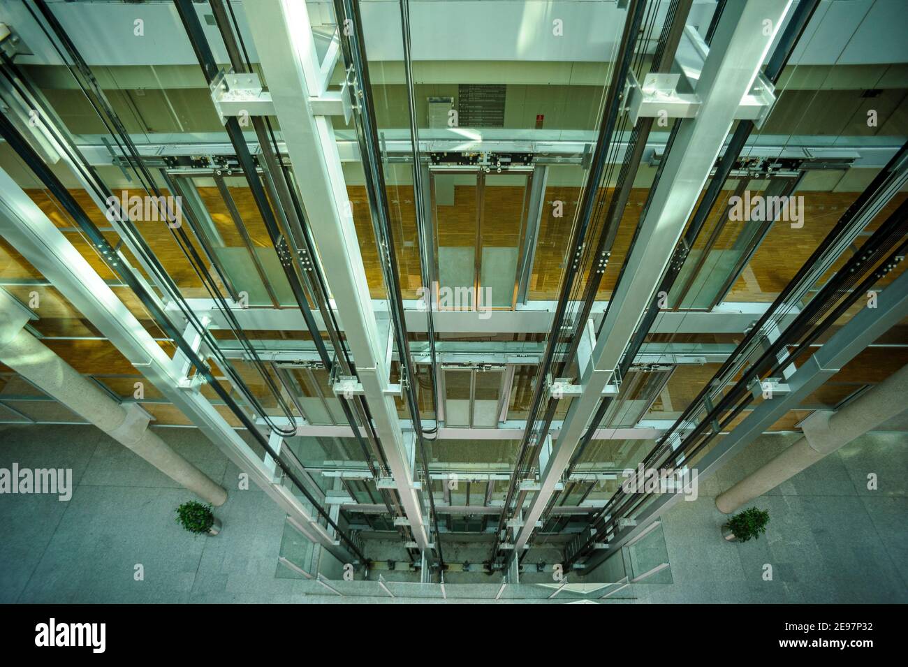 Column shafts hi-res stock photography and images - Alamy
