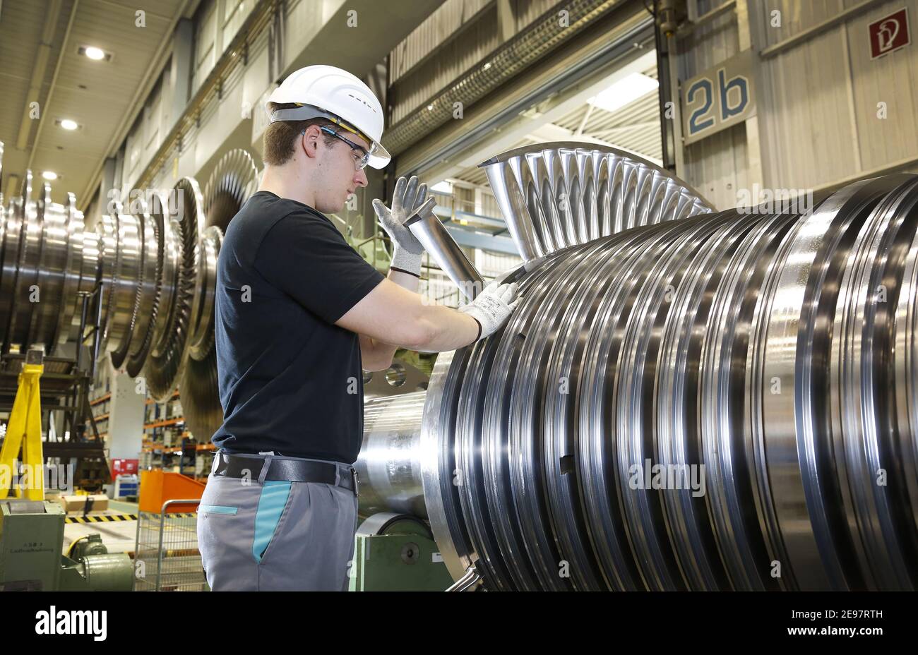 Engineer education mechanical engineer hi-res stock photography and ...