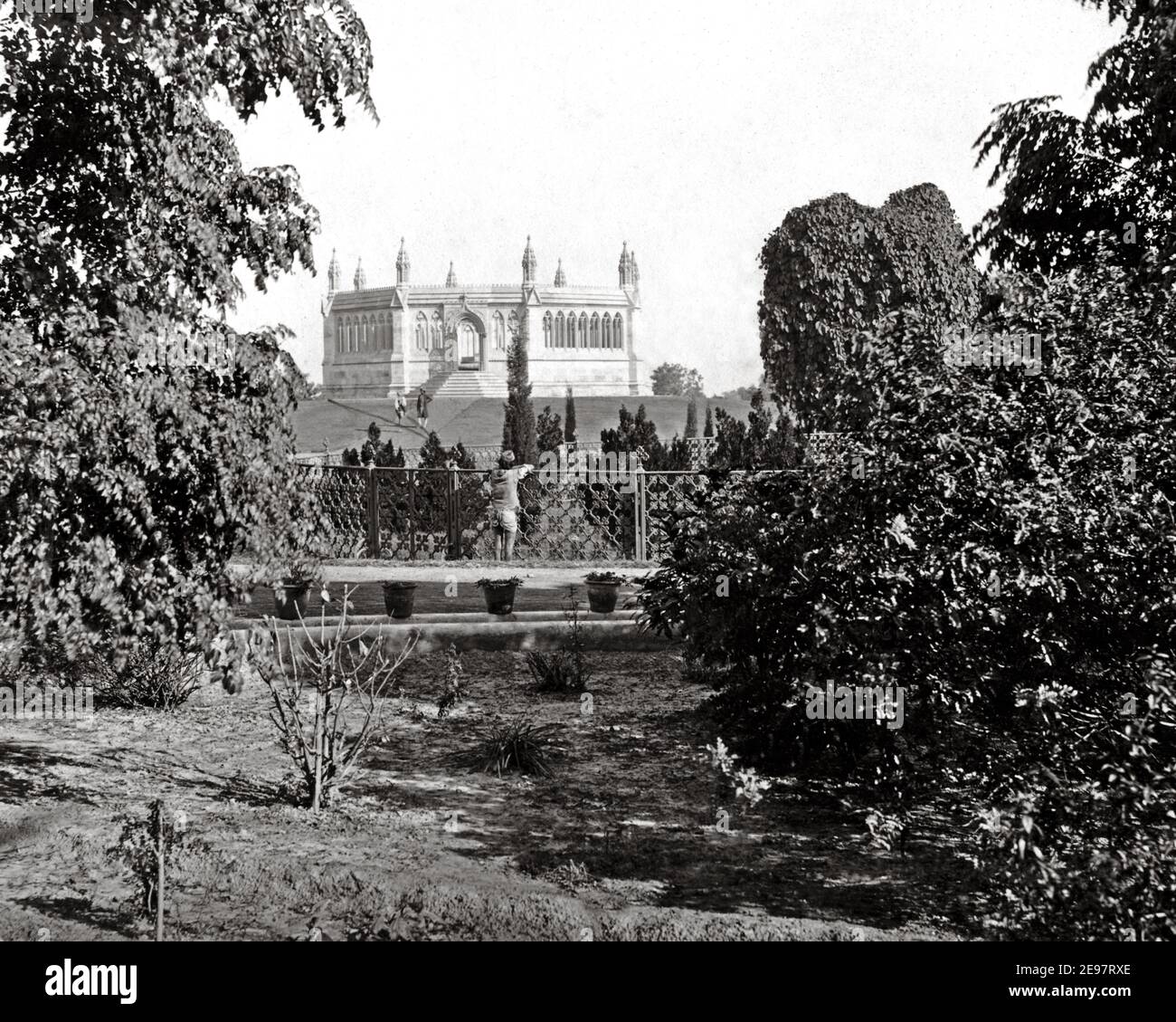 Late 19th century photograph - Indian rebellion, Memorial Well Cawnpore ...