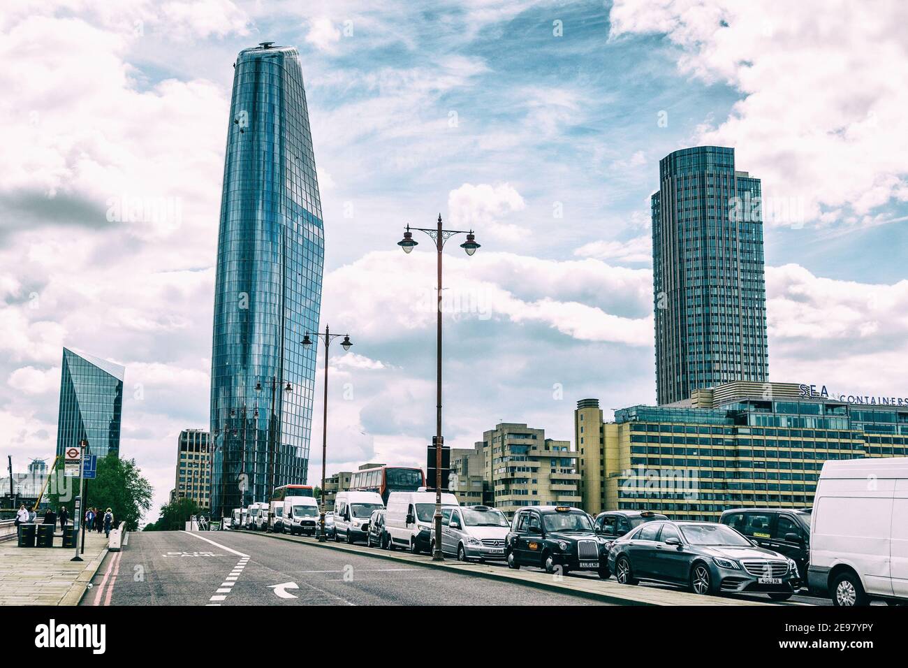 New high rise buildings in central london hi-res stock photography and ...