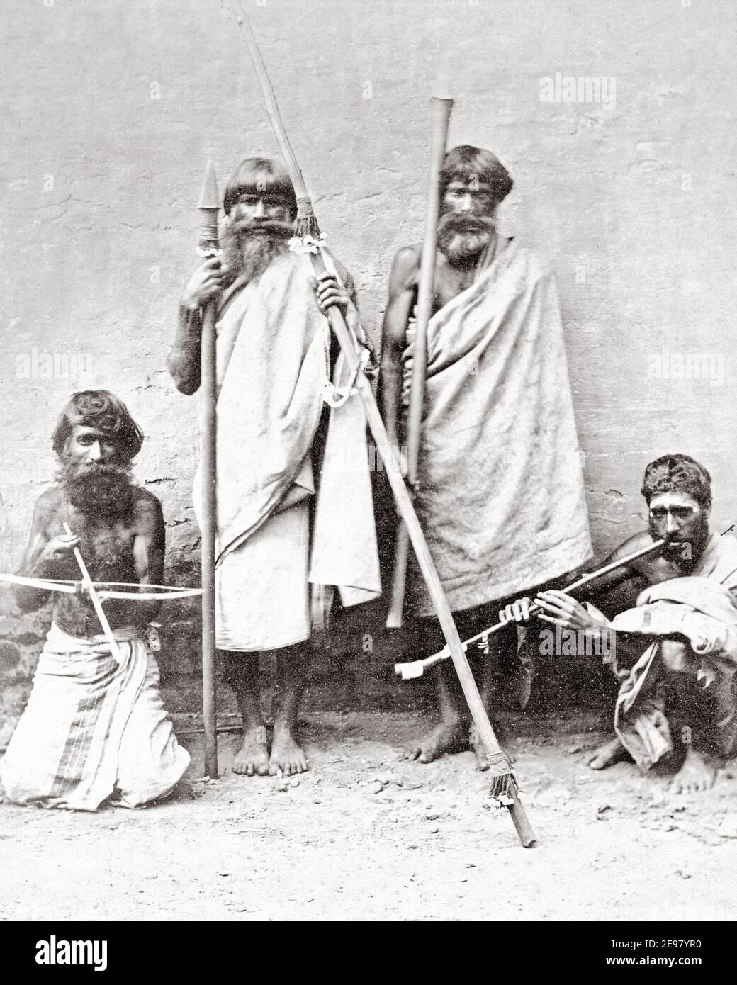 Toda tribe hi-res stock photography and images - Alamy