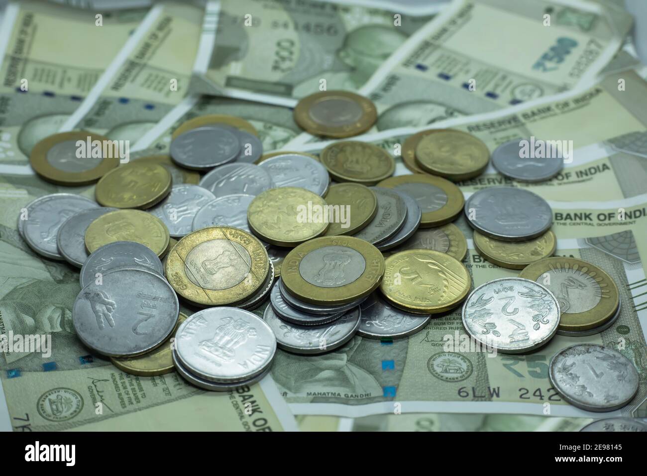 Indian Currency Rupee Notes and Coin Stock Photo - Alamy