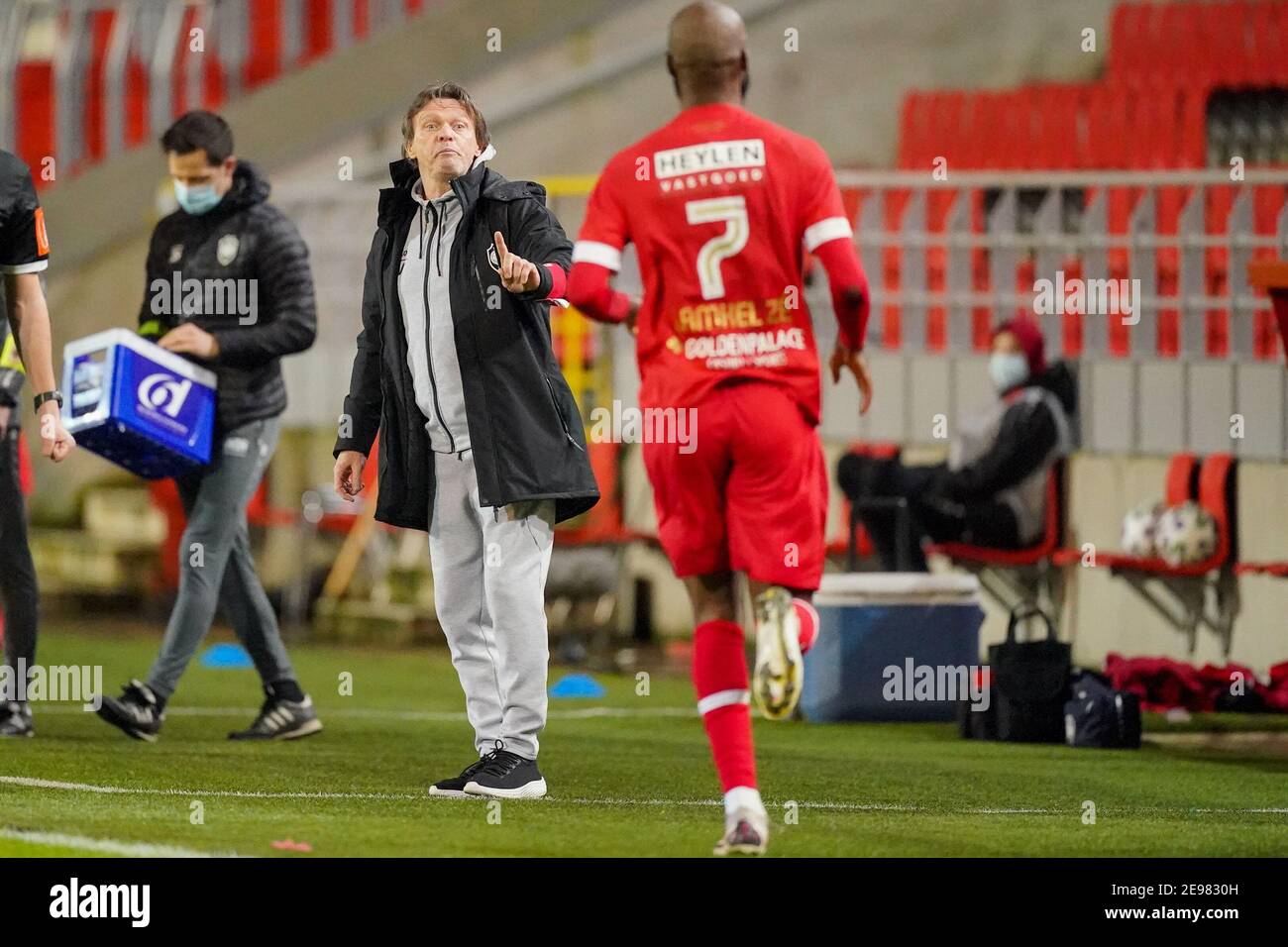 coach Franky Vercauteren of Royal Antwerp, Didier Lamkel Ze of Royal ...