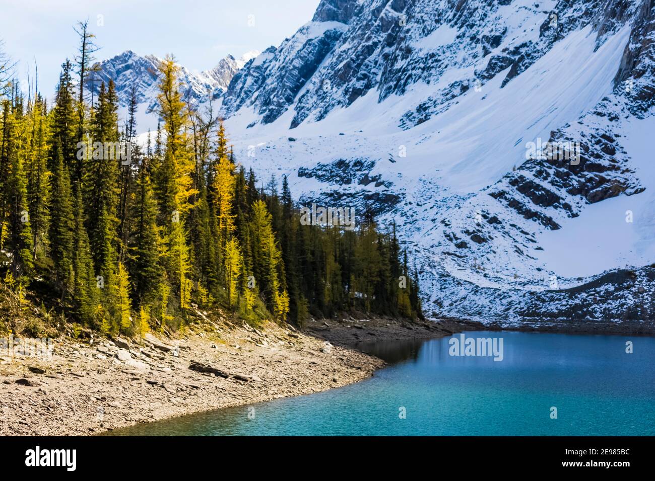 Floe lake hi-res stock photography and images - Alamy