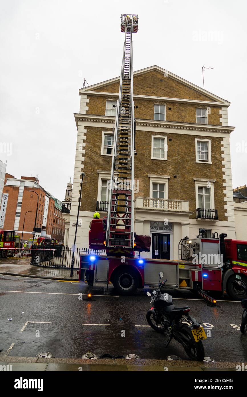 London fire brigade ladder truck hi-res stock photography and images ...